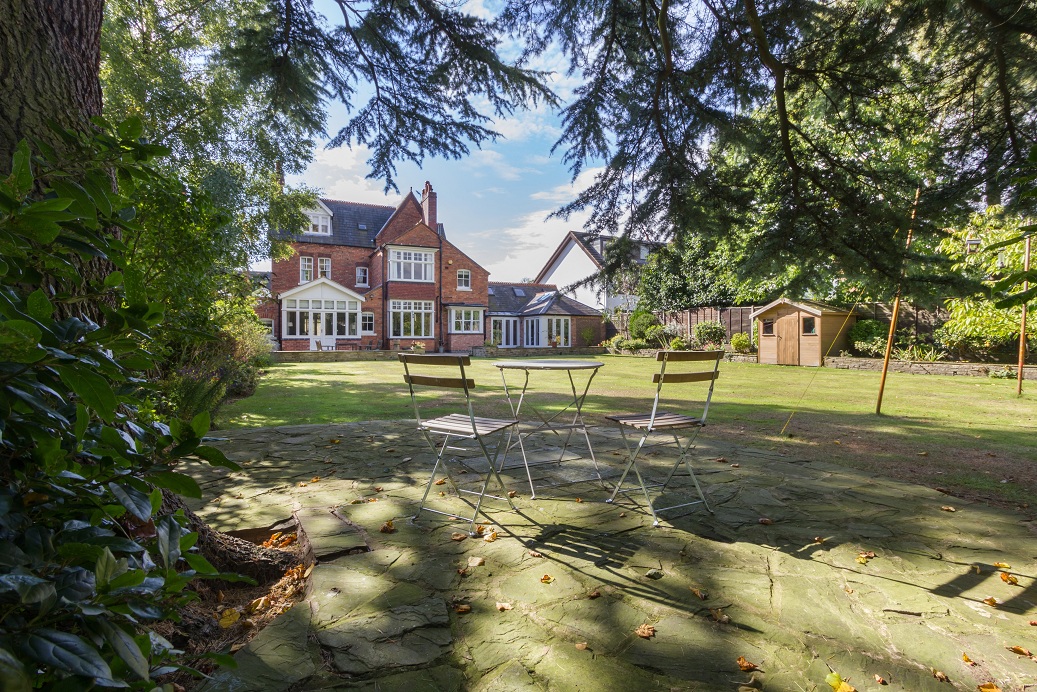 Nicholas George - Free Instant Online Valuation